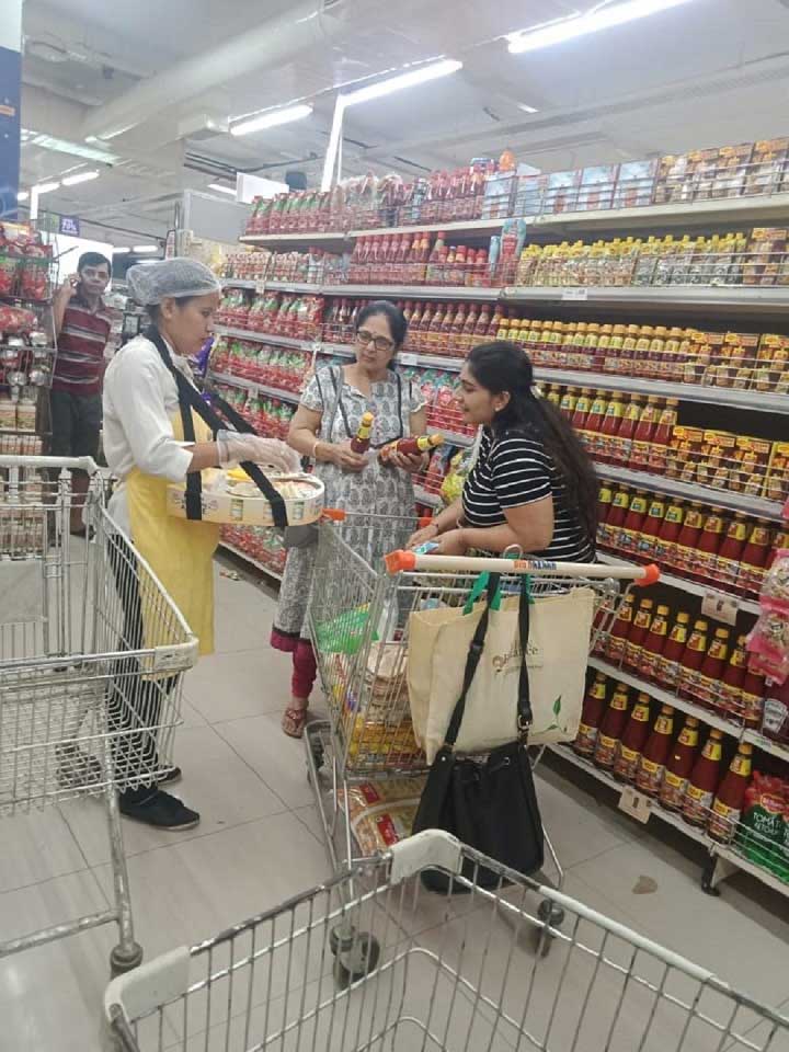 In-Store Promotions | Triangular Dots